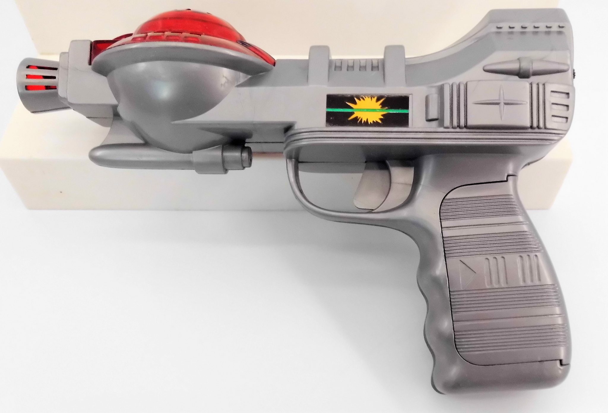 Retro Plastic Space Laser Gun 1 Toy Hunter UK Retro Vintage Toys